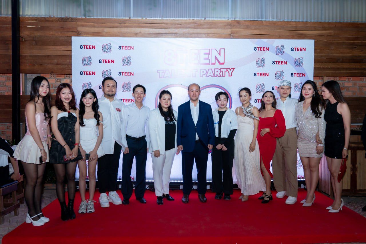ក្រុមហ៊ុន8TEEN Communication បានរៀបចំកម្មវិធីជួបជុំអាហារសាមគ្គី 8TEEN ...