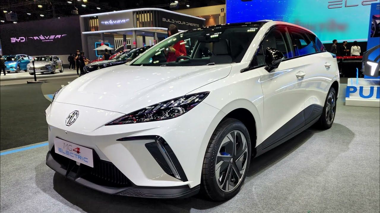 មកដល់ខ្មែរហេីយ! តោះមកដឹងតម្លៃរថយន្តអគ្គិសនី MG ទាំង២ម៉ូឌែល សាកថ្មម្តង ជិះ៤៥២km រាងឡូយដូចឡានស្ពរ