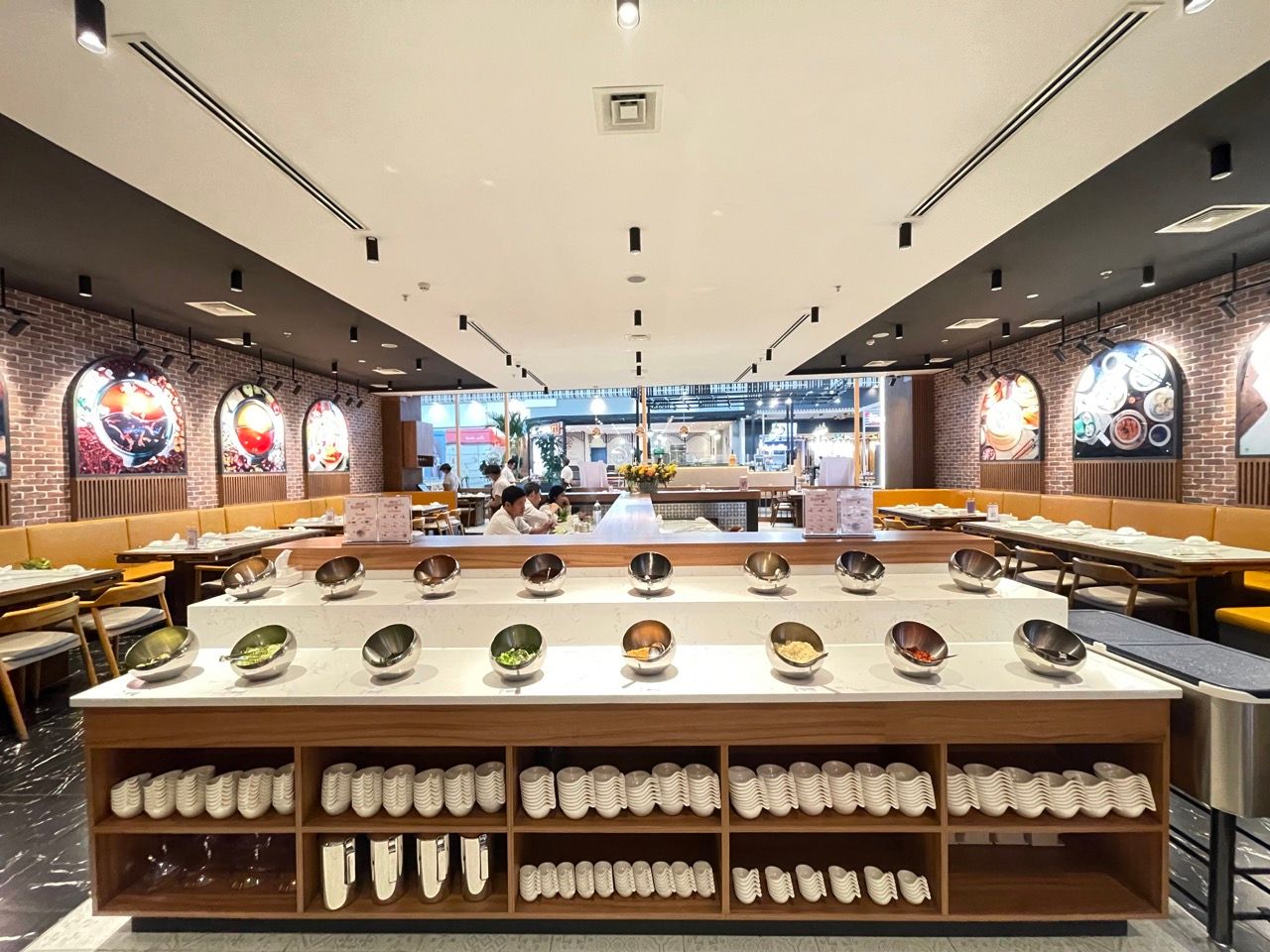 iFood Plus ហ្រី្វ ឌីមសាំ ២០២៣ចាន និងប្រូម៉ូសិនធំៗ ក្នុងថ្ងៃបើកសម្ភោធសាខាថ្មី នៅអ៉ីអន ម៉ល មានជ័យ