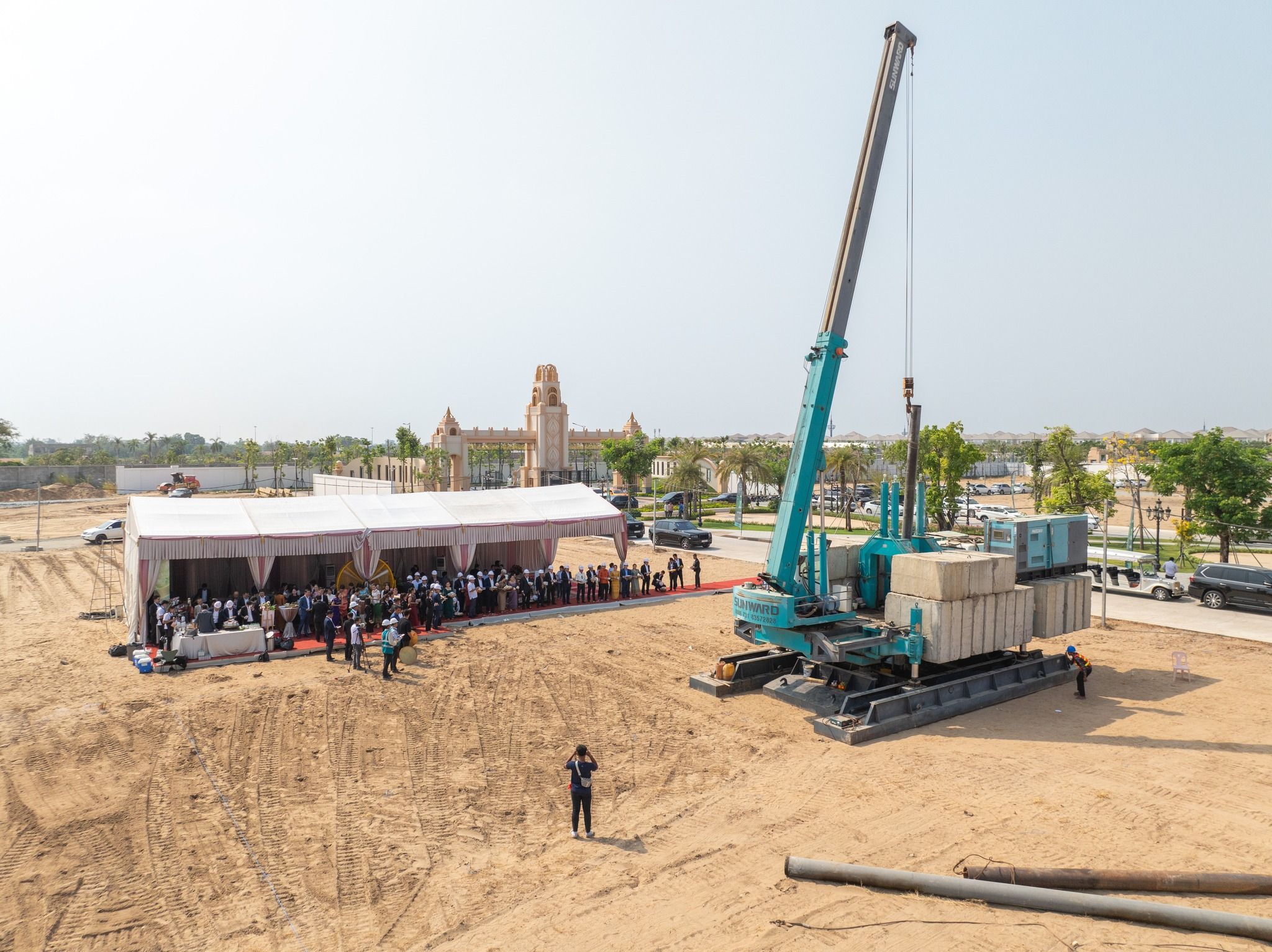 ឆ្ពោះទៅមុខជានិច្ច! បុរី ប៉េង ហួត បញ្ចុះបឋមសិលាបើកលក់គម្រោងថ្មីលើផ្ទៃដី ...