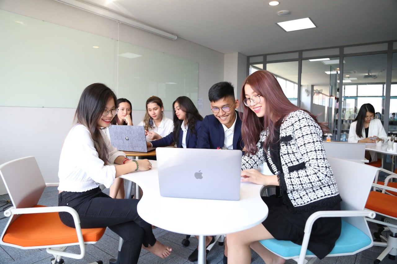 ហេតុអ្វីត្រូវជ្រើសរើសកម្មវិធីសញ្ញាបត្រពីរនៅ AUPP?