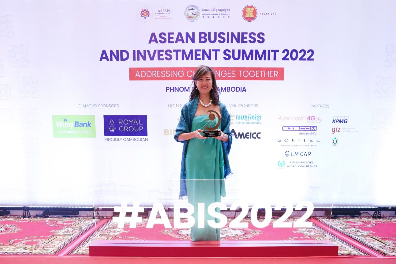 Ezecom ឈ្នះពានរង្វាន់ធុរកិច្ចនៅក្នុងតំបន់អាស៊ាន ...