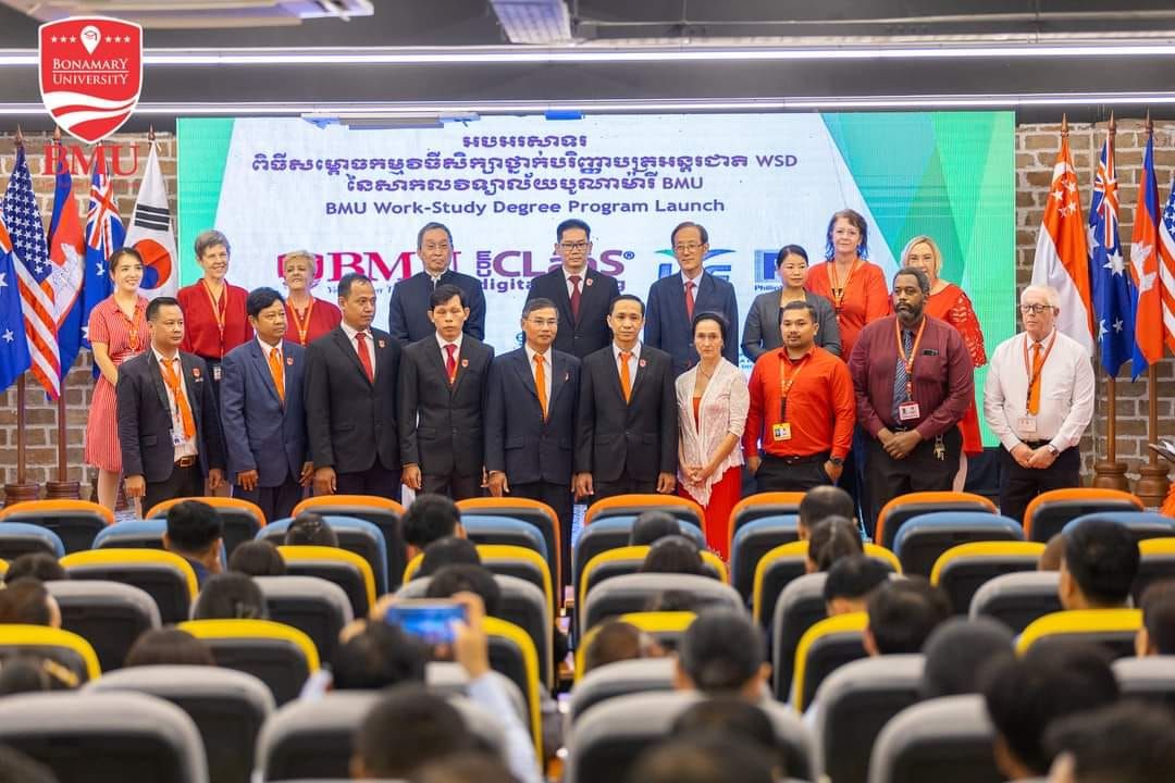 អបអរសាទរពិធី សម្ពោធកម្មវិធីសិក្សាថ្នាក់បរិញ្ញាបត្រអន្តរជាតិ WSD Work-Study Degree Program Launch ...