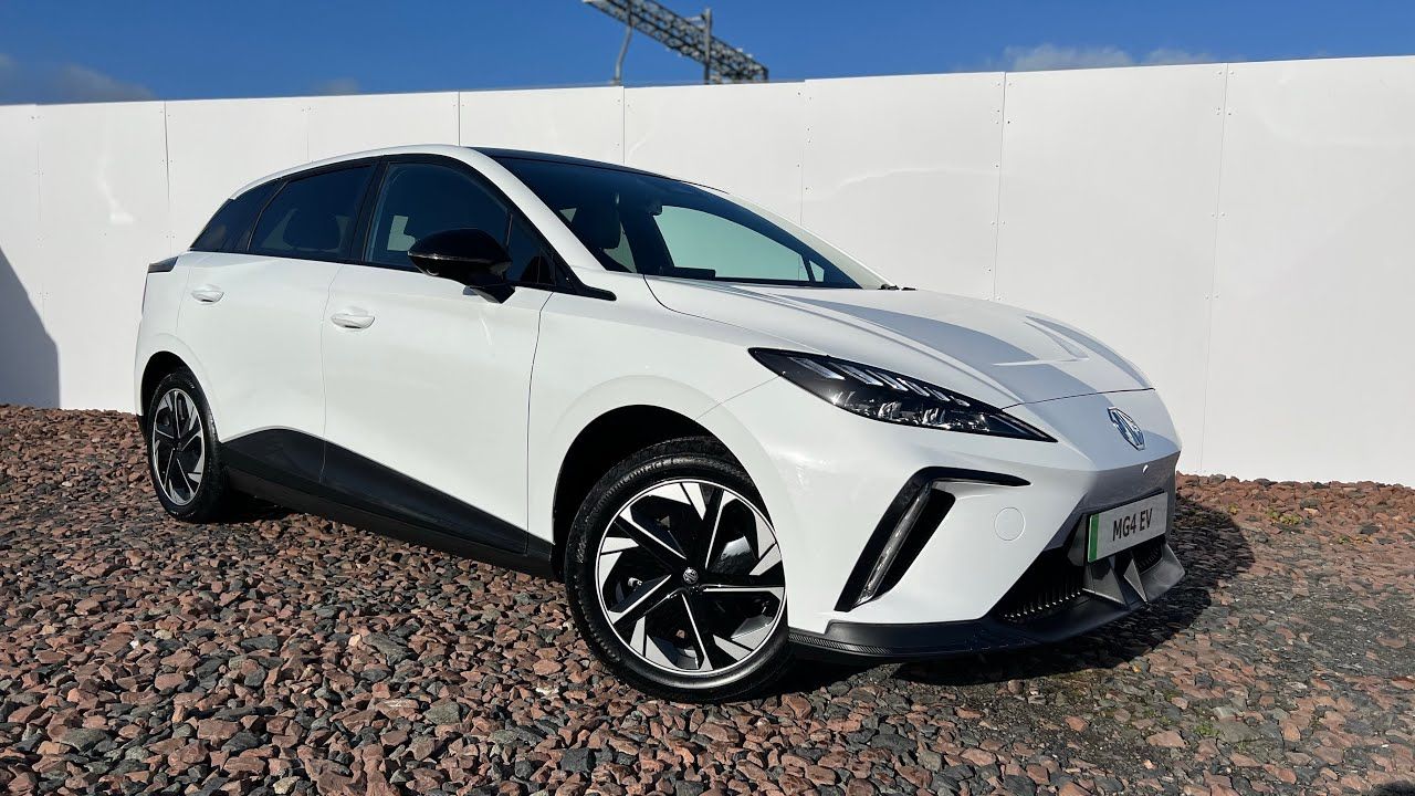 មកដល់ខ្មែរហេីយ! តោះមកដឹងតម្លៃរថយន្តអគ្គិសនី MG ទាំង២ម៉ូឌែល សាកថ្មម្តង ជិះ៤៥២km រាងឡូយដូចឡានស្ពរ